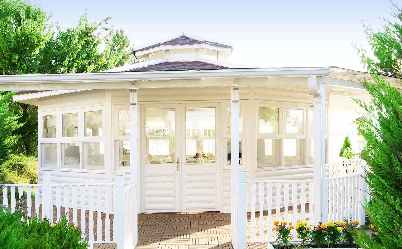 Pergola Vs. Trellis: Understanding The Differences And Choosing The ...