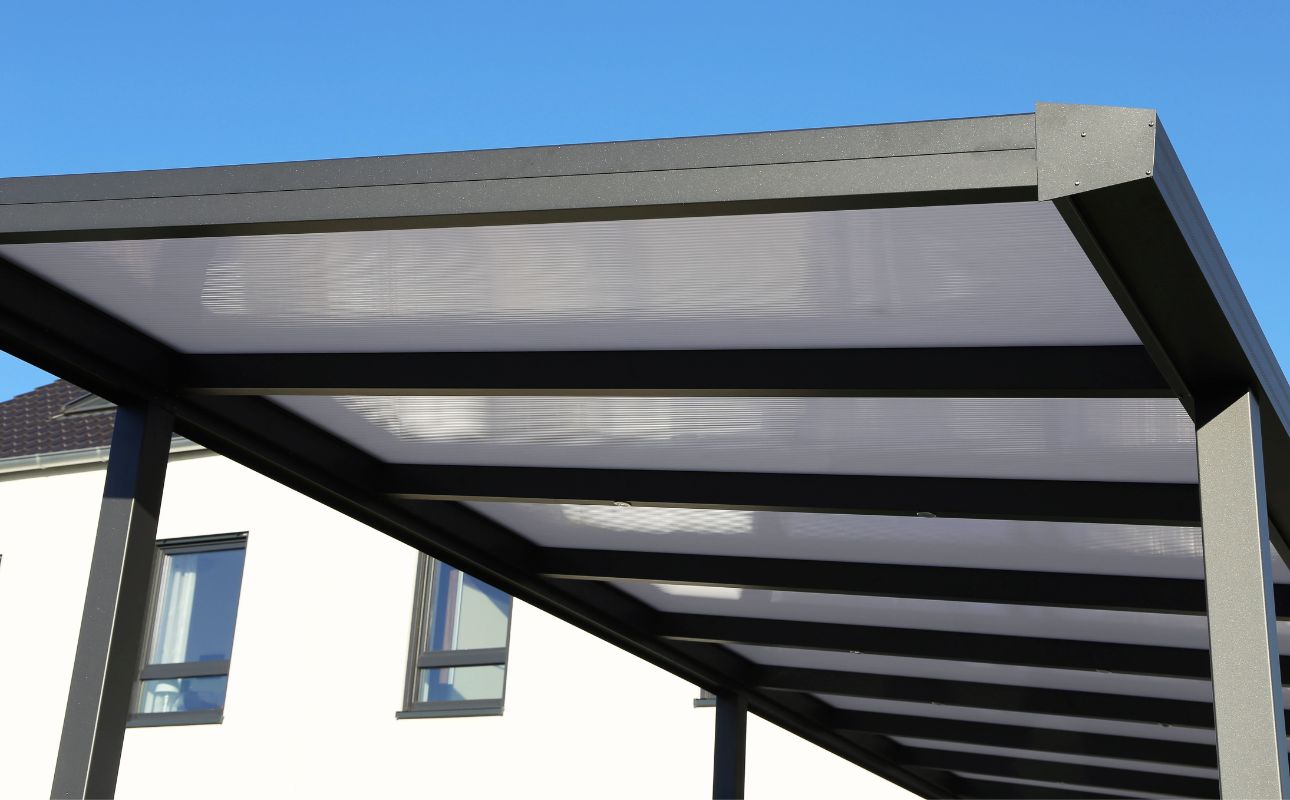 Do Carports Need Gutters? (Beginner's Guide) - TheHomeWiser